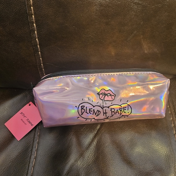 Betsey Johnson | Makeup | Betsey Johnson Brush Kit | Poshmark